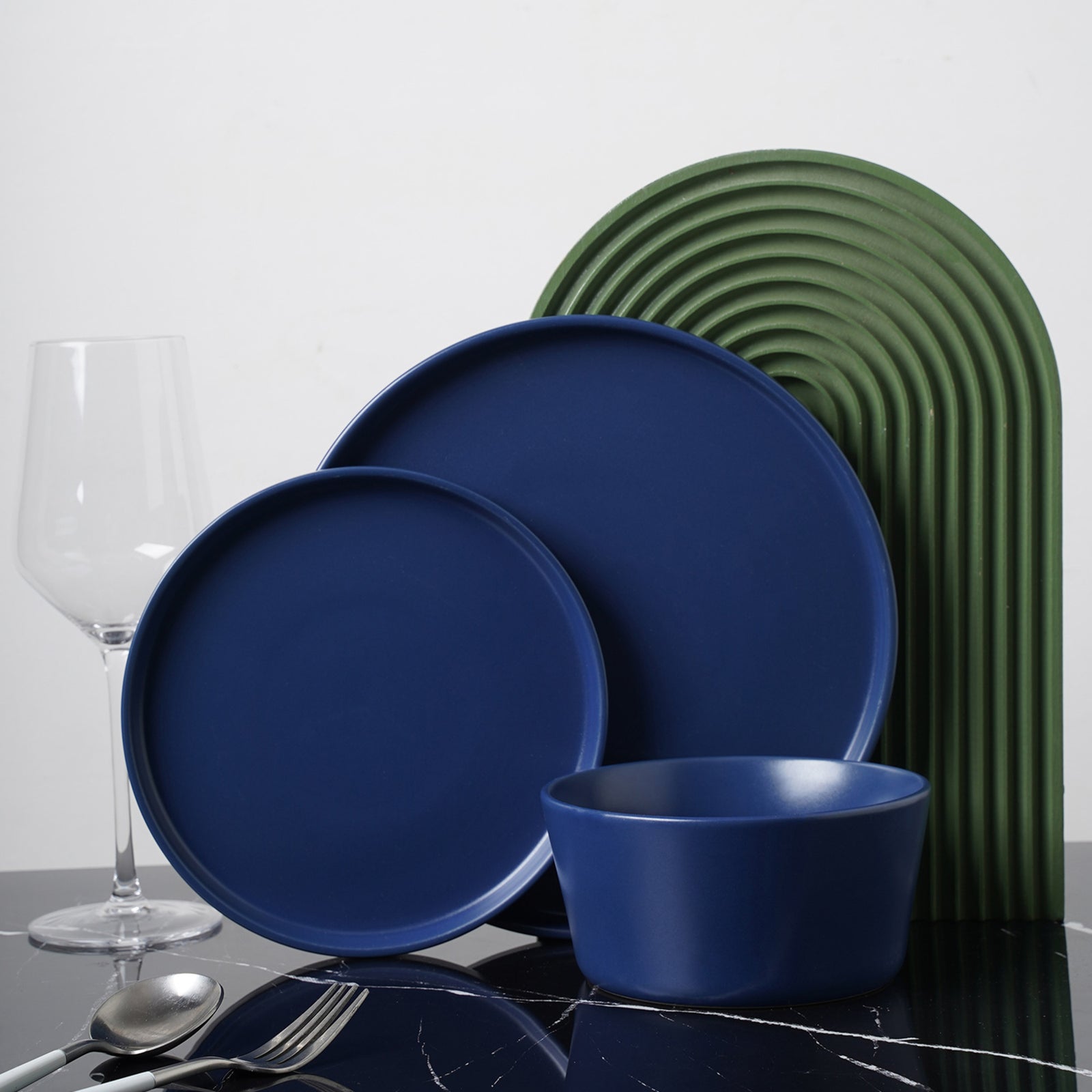 Stone + Lain Chelsea Stoneware Blue Dinnerware Set | 24-Piece ...